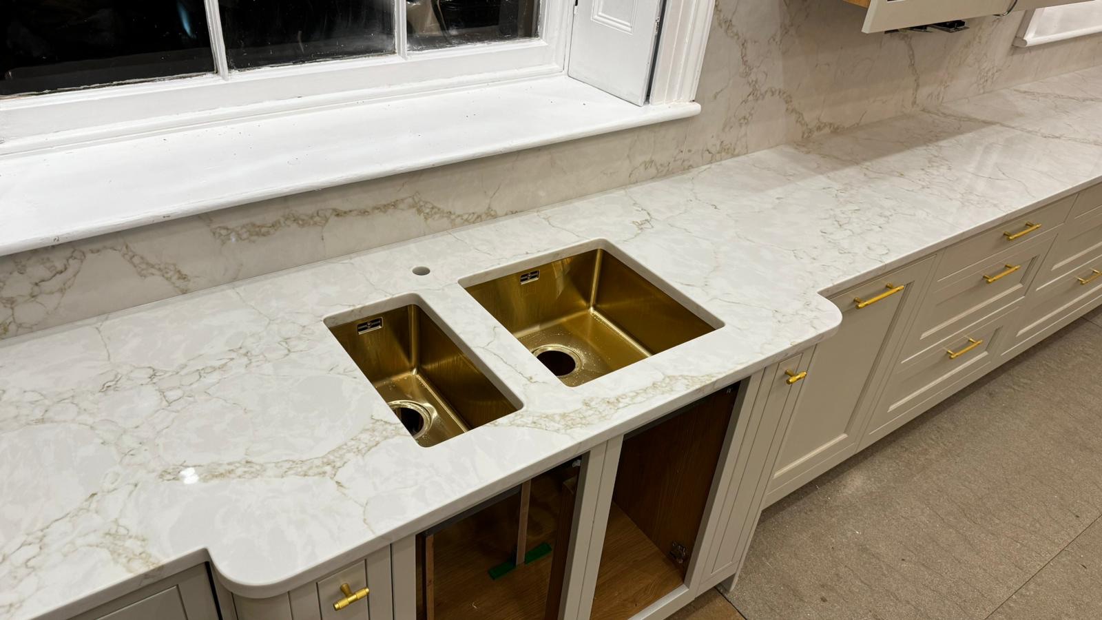 Why Buying Quartz Worktops Directly from Planet Granite Outshines National Retailers.